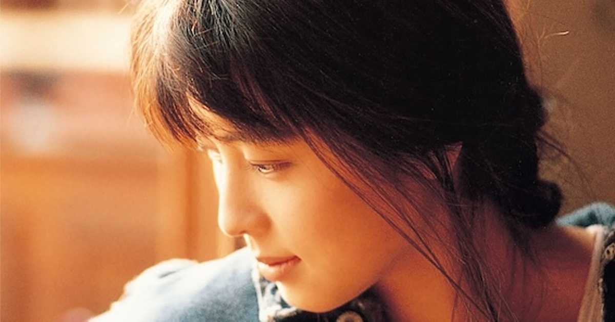 大ブレイク直前！ZARD のサードアルバム「HOLD ME」は美しいジャケットが決め手